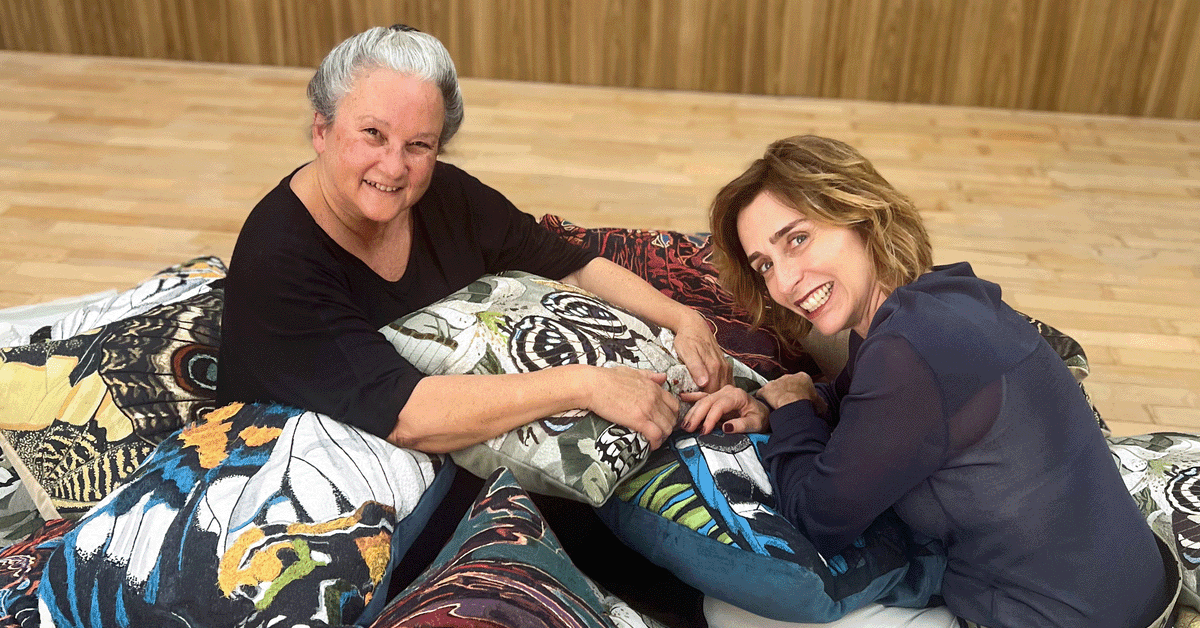 By Kamy lança almofadas e tapeçarias bordadas na mostra Eko: a Arte que ...