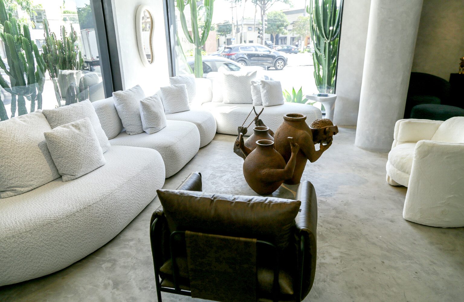 Zeea reafirma contemporaneidade e diálogo entre arte e design em novas ...